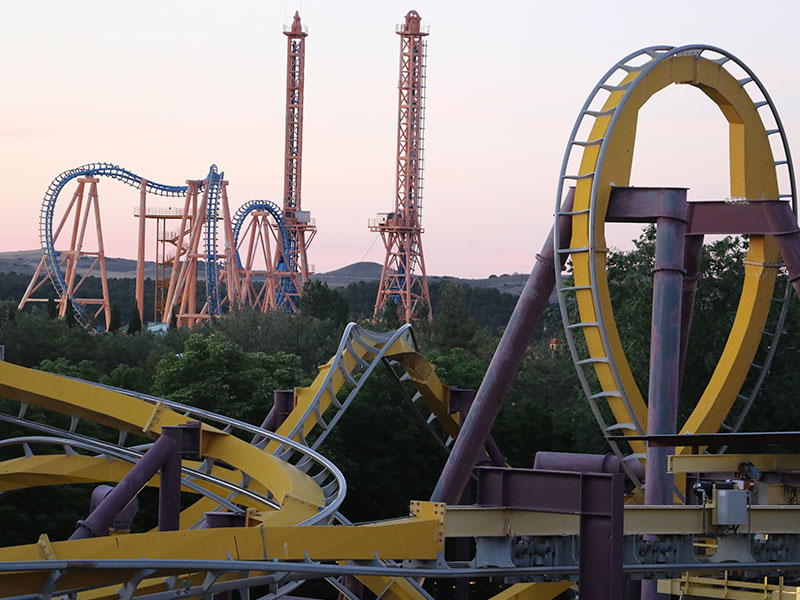 Cómo funciona una montaña rusa | Parque Warner Madrid